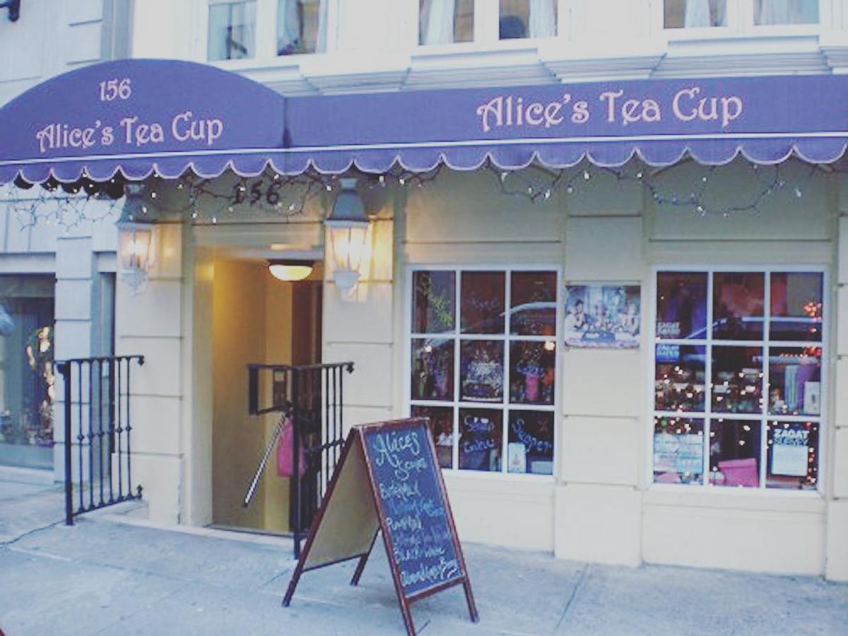 This Alice-In-Wonderland-Themed Brunch Spot In NY Is Amazing