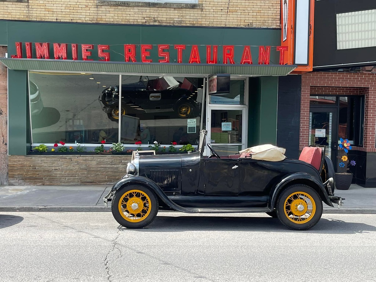 Dine At Jimmies Restaurant In Princeton West Virginia