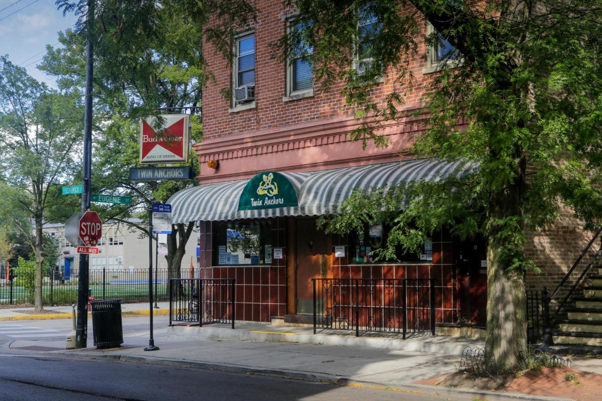 Drink And Eat Where Sinatra Did At This Historic Illinois Bar