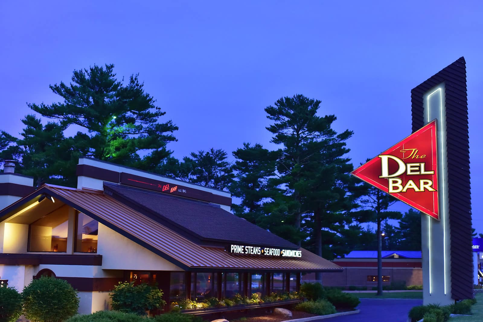 Open For Nearly 80 Years, Dining At Del-Bar In Wisconsin Is Always A ...