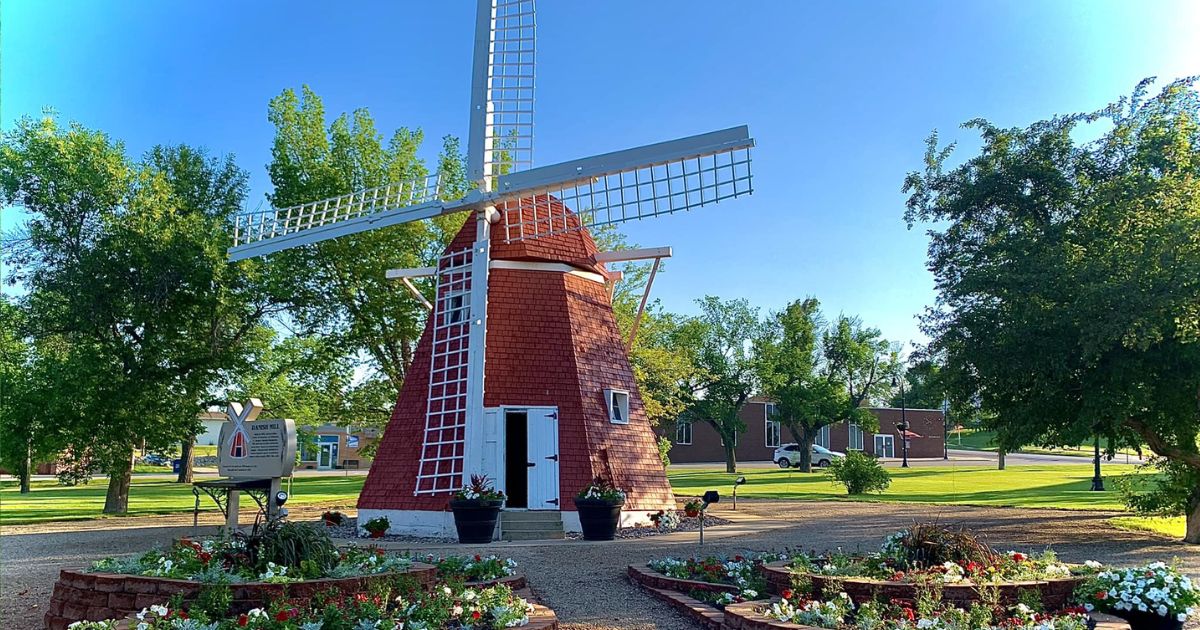 This Enchanting And Historic Town In North Dakota Is The Perfect Day ...
