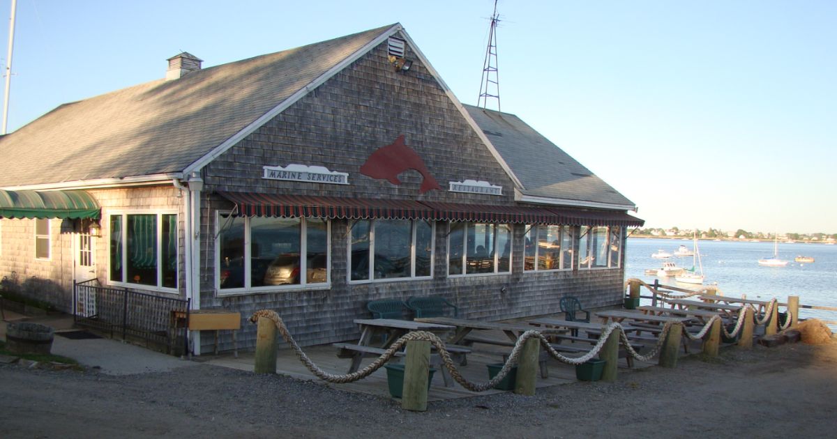 10 Restaurants In Maine With The Most Amazing Dockside Dining