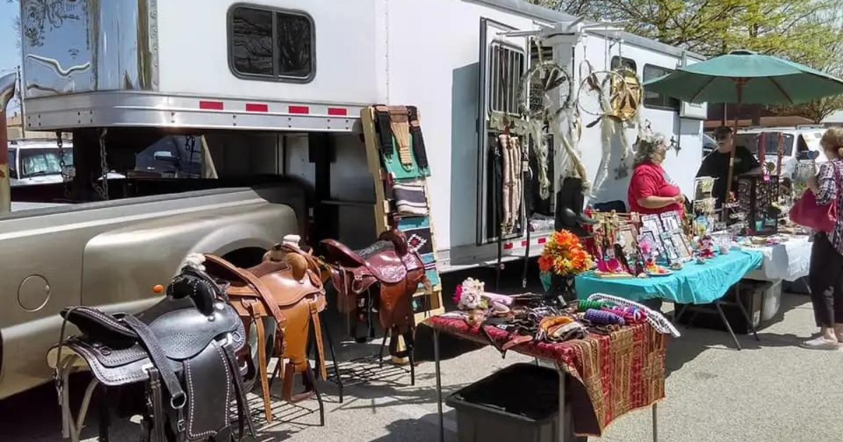Amish Stores In Arthur, IL: Third Saturday Arthur Market