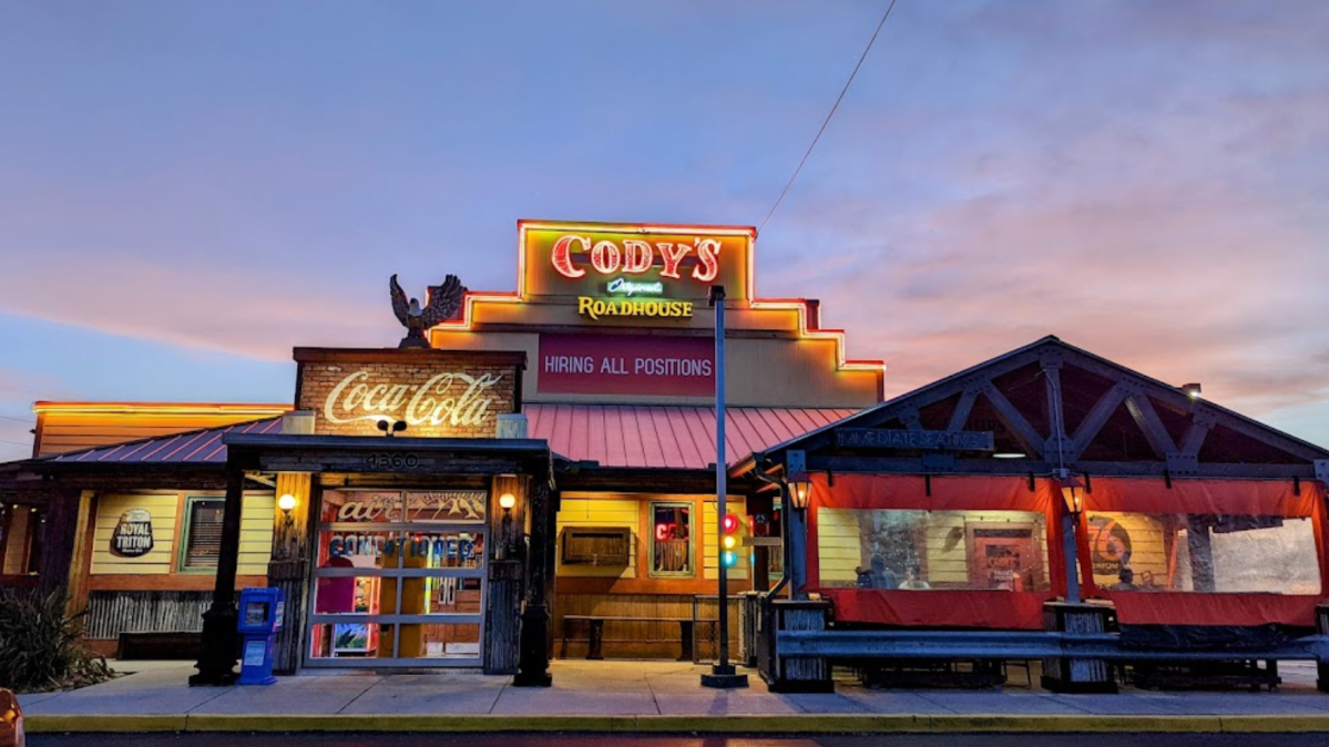 Cody's Original Roadhouse In Florida: Free Buckets Of Peanuts