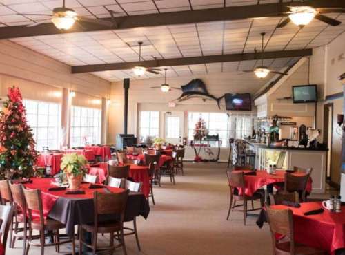 Best Waterfront Restaurants In Texas: Dido's In Brazoria