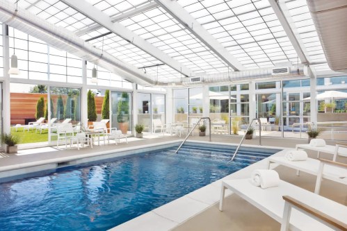 Best Hotels & Resorts In Kansas: 12 Amazing Places To Stay