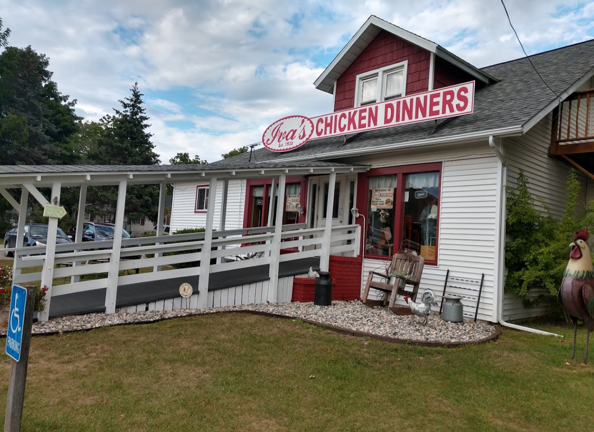 The Best Fried Chicken In Michigan Is At Iva's Chicken Dinners