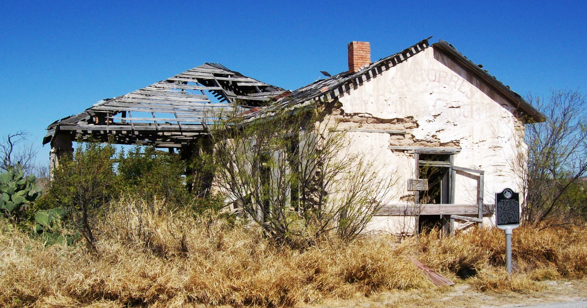 This Fascinating Texas Town Has Been Mostly Abandoned And Reclaimed By ...