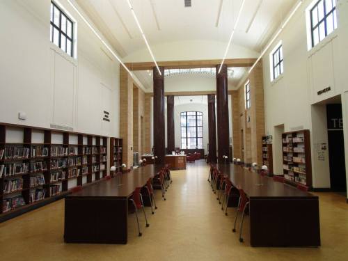 These Historic Landmarks In DeKalb, Illinois Are Photo-Worthy