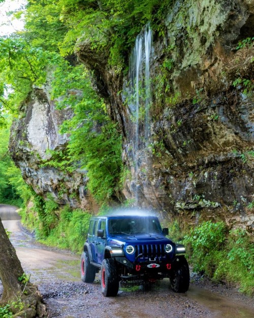 Car Wash Falls Is A Little-Known Natural Wonder In Arkansas