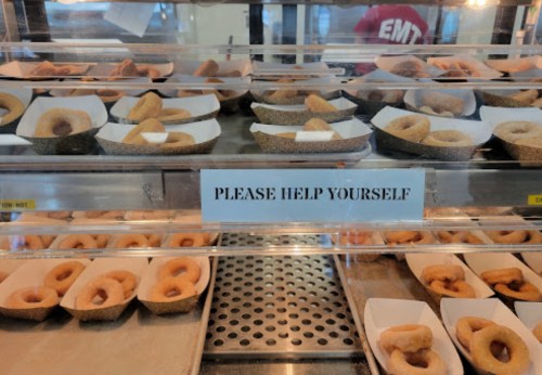 People Go Wild Over Pikes Peak Donuts In Colorado