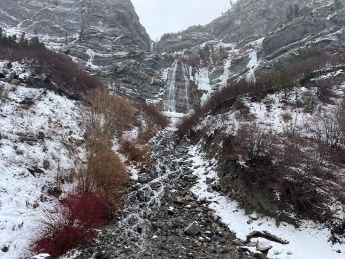 Bridal Veil Falls In Utah Transforms Into An Ice Palace In Winter