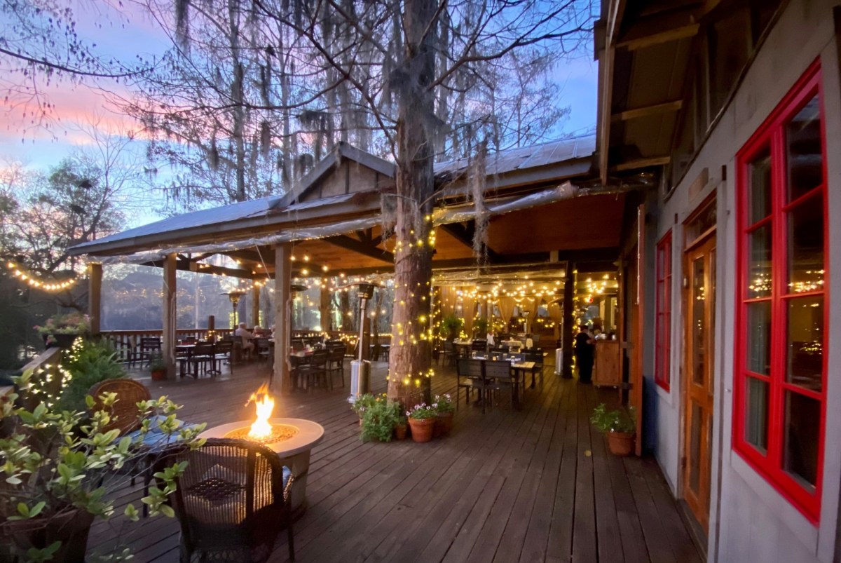 Waterfront Restaurants In Slidell, Louisiana: Palmettos