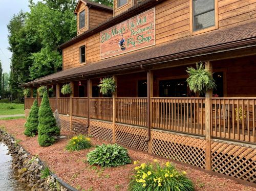 Some Of The Most Delicious Seafood Restaurants In West Virginia