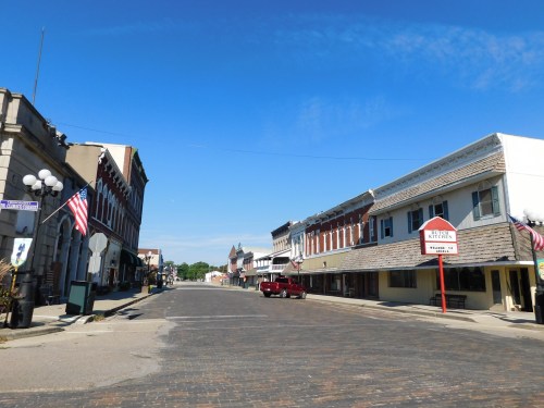 This Enchanting and Historic Town in Illinois Is the Perfect Day Trip ...