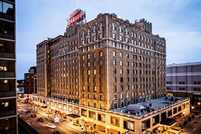 The Quirky Hotel In Tennessee You Never Knew You Needed To Stay At