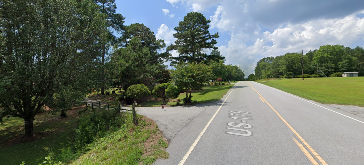 Scenic Drive In South Carolina Leading To Hidden Gem City Park