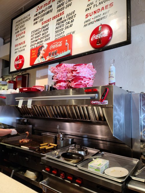 Ward's Grill Saluda, NC: A Charming Historic Restaurant