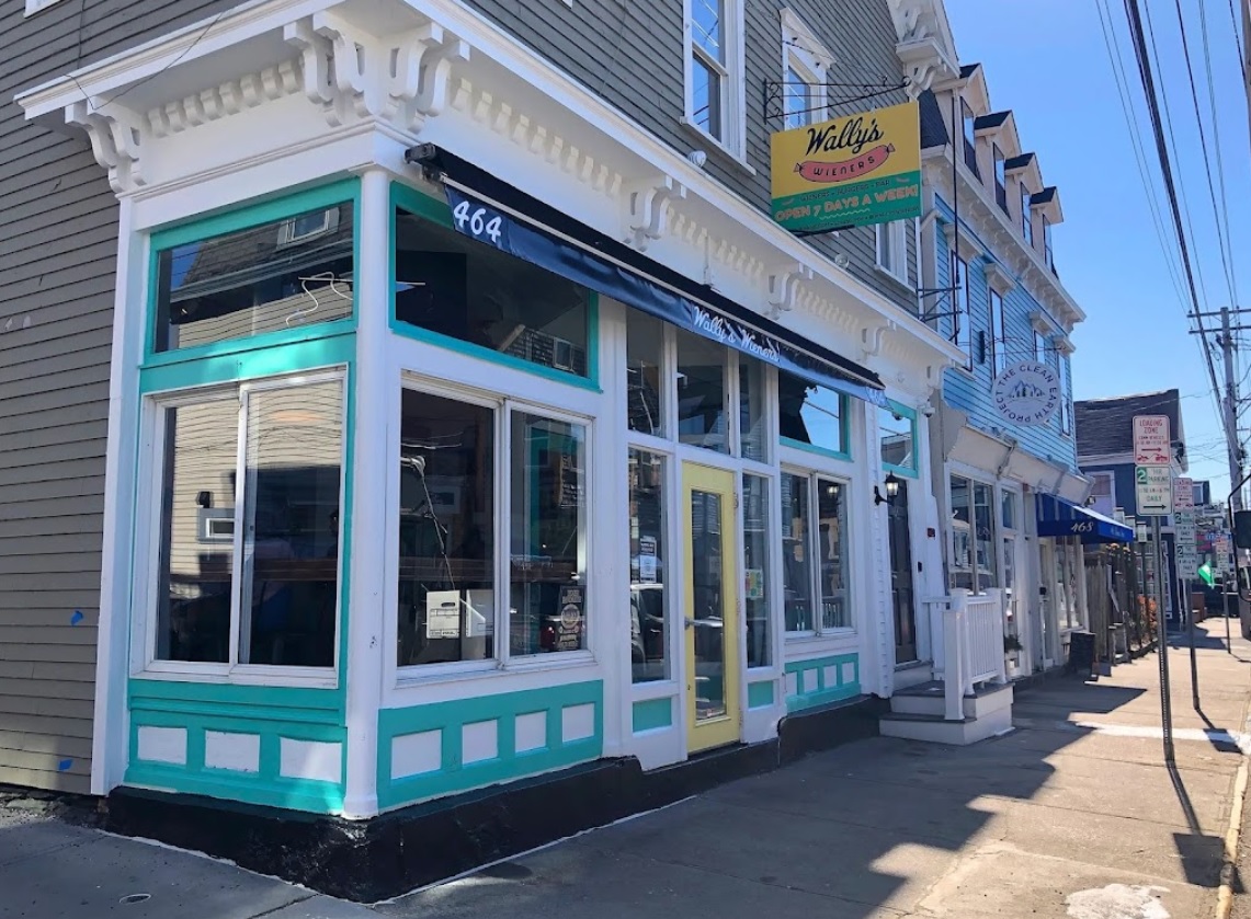 Wally's Wieners: Popular Hot Dog Shop In Newport, Rhode Island
