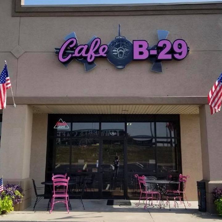 Cafe B-29: World War II-Inspired Restaurant In Ozark, Missouri