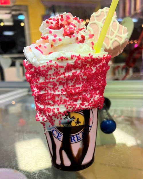 Snowball Shop In Arkansas: Da' Bayou Snowballs And Sweets