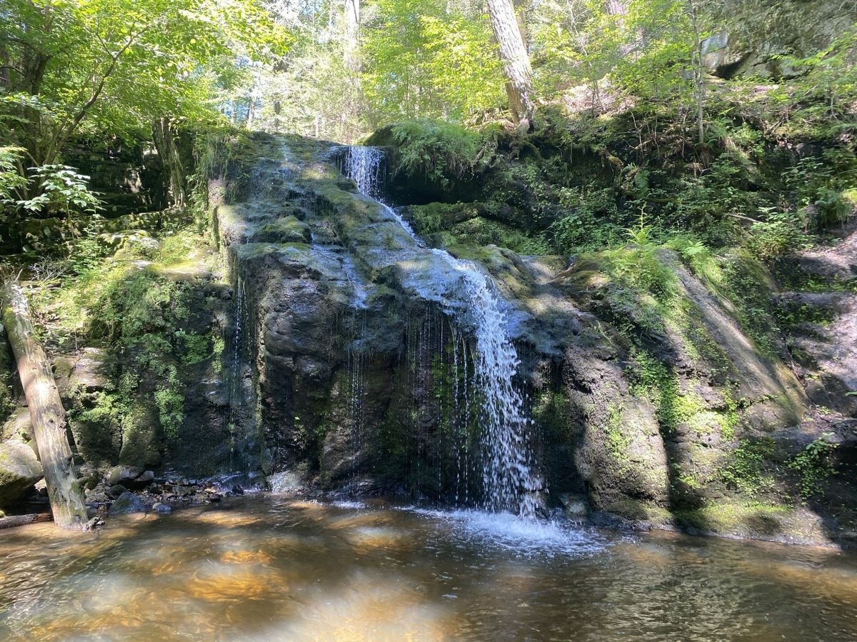 Nonnewaug Falls Trail Is The Best Waterfall Hike In Bethlehem, CT