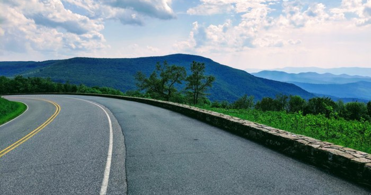 This Scenic Drive Runs Straight Through Virginia’s Shenandoah National ...