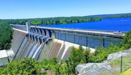 Epic Cliff Jumping In Arkansas: Dam Site Park In Heber Springs