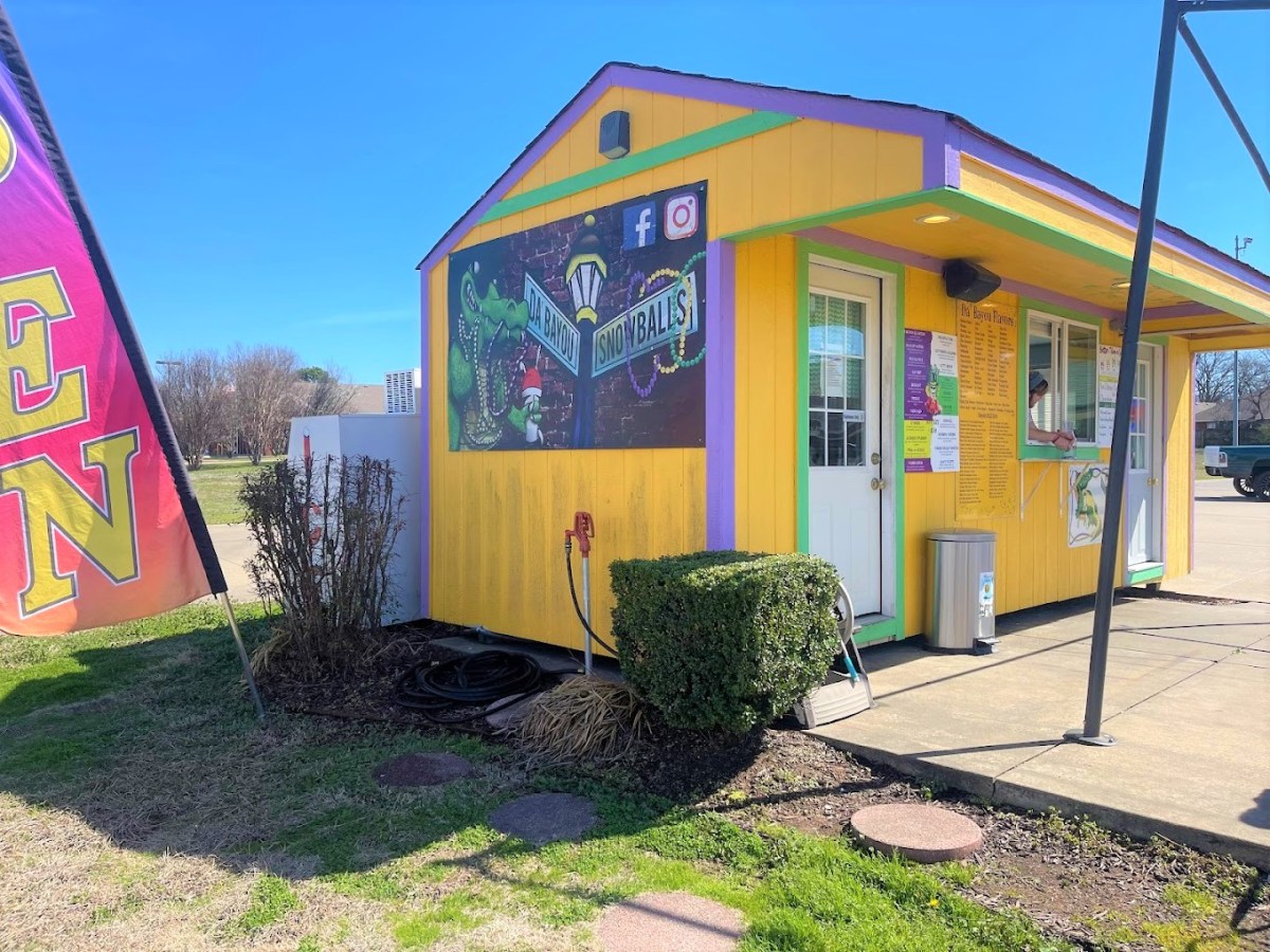 Snowball Shop In Arkansas: Da' Bayou Snowballs And Sweets