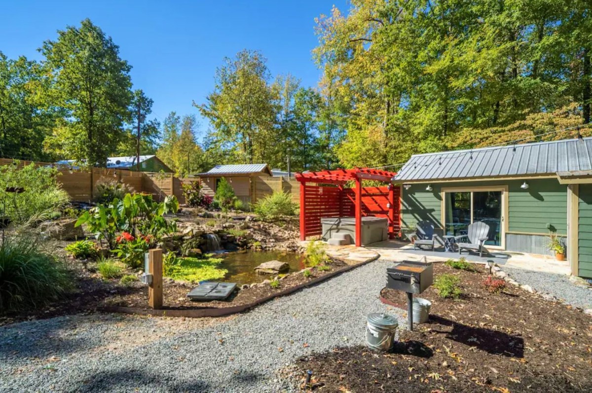 VRBO Vacation Rental With A Waterfall In Hot Springs Arkansas