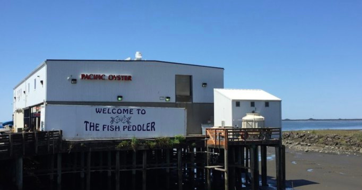 The Fish Peddler In Oregon Is A No-Fuss Hideaway With The Best Fresh ...