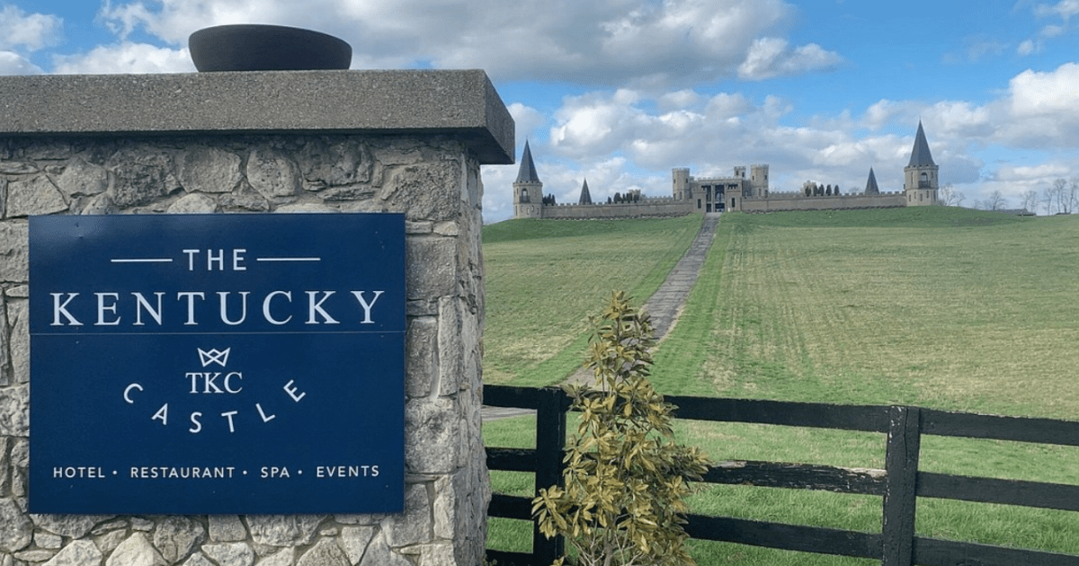 Experience The Annual Lavender Festival At The Kentucky Castle