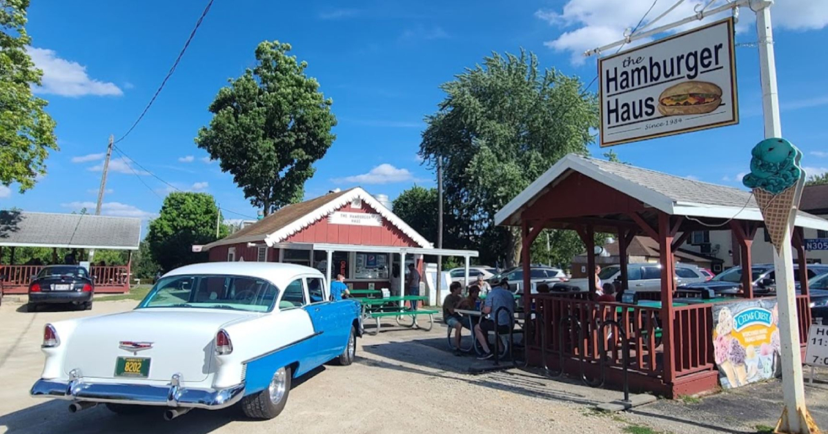This Sugary-Sweet Ice Cream Shop In Wisconsin Serves Enormous Portions ...