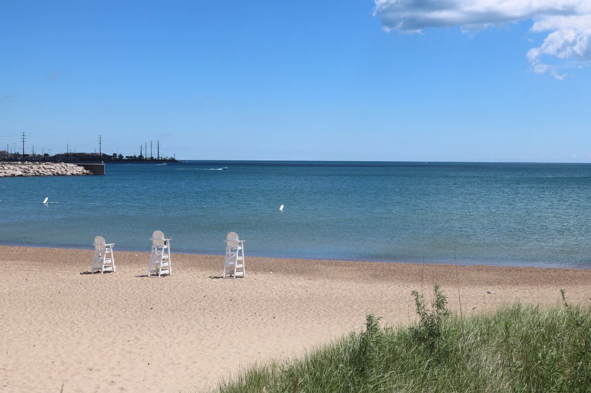 One Of The Best Beaches In Indiana Is Hiding In East Chicago