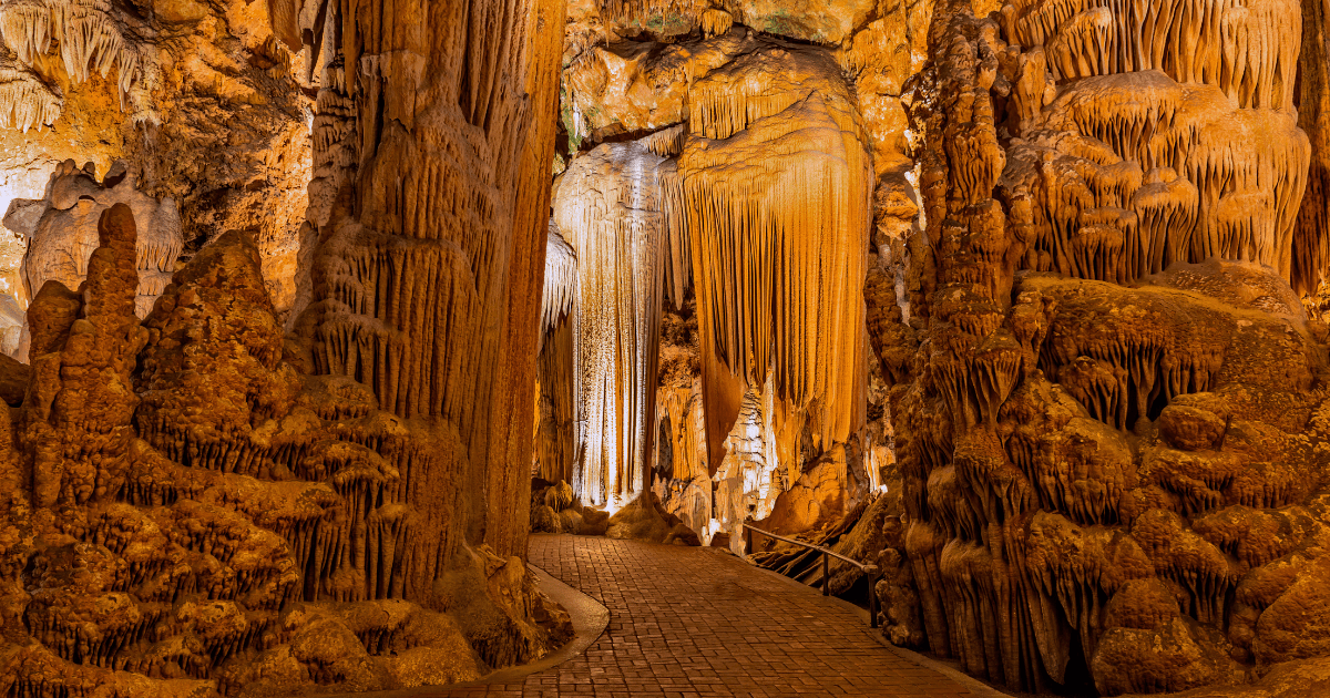 Best Caves in the US: 19 Places for Underground Adventures