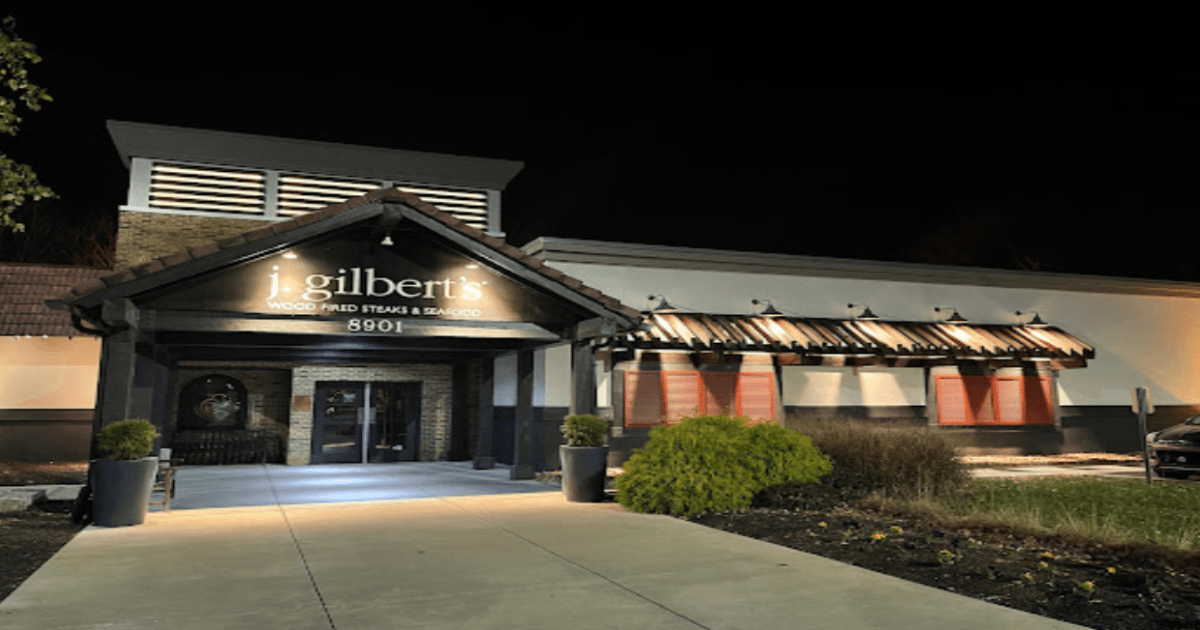 J. Gilbert's In Overland Park Has The Freshest Seafood In KS