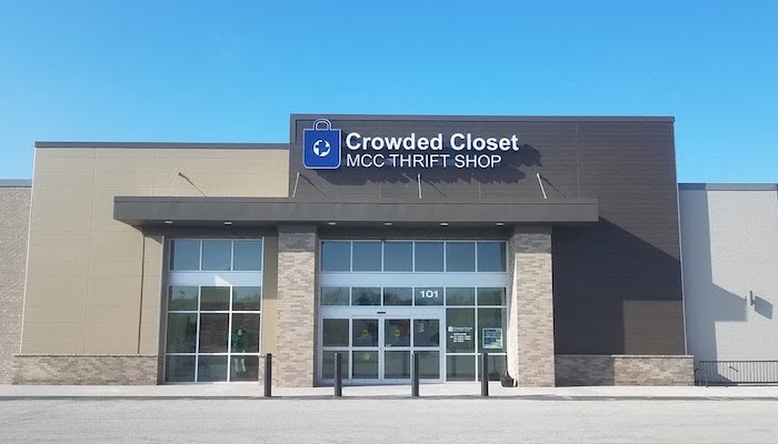 Crowded Closet Is A Massive Thrift Shop In Iowa That’s Almost Too Good ...