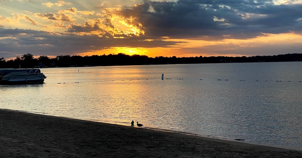 The Small Town Lake In Wisconsin That’s An Idyllic Summer Day Trip