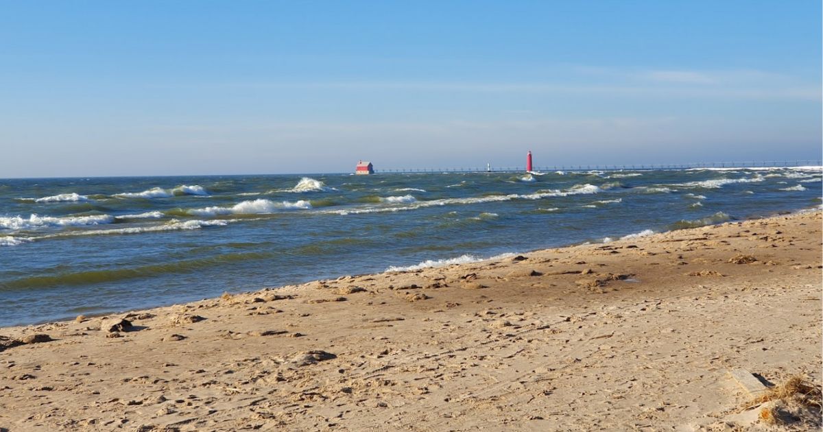 5 Great Lakes Beaches In Michigan That’ll Make You Feel Like You’re At ...