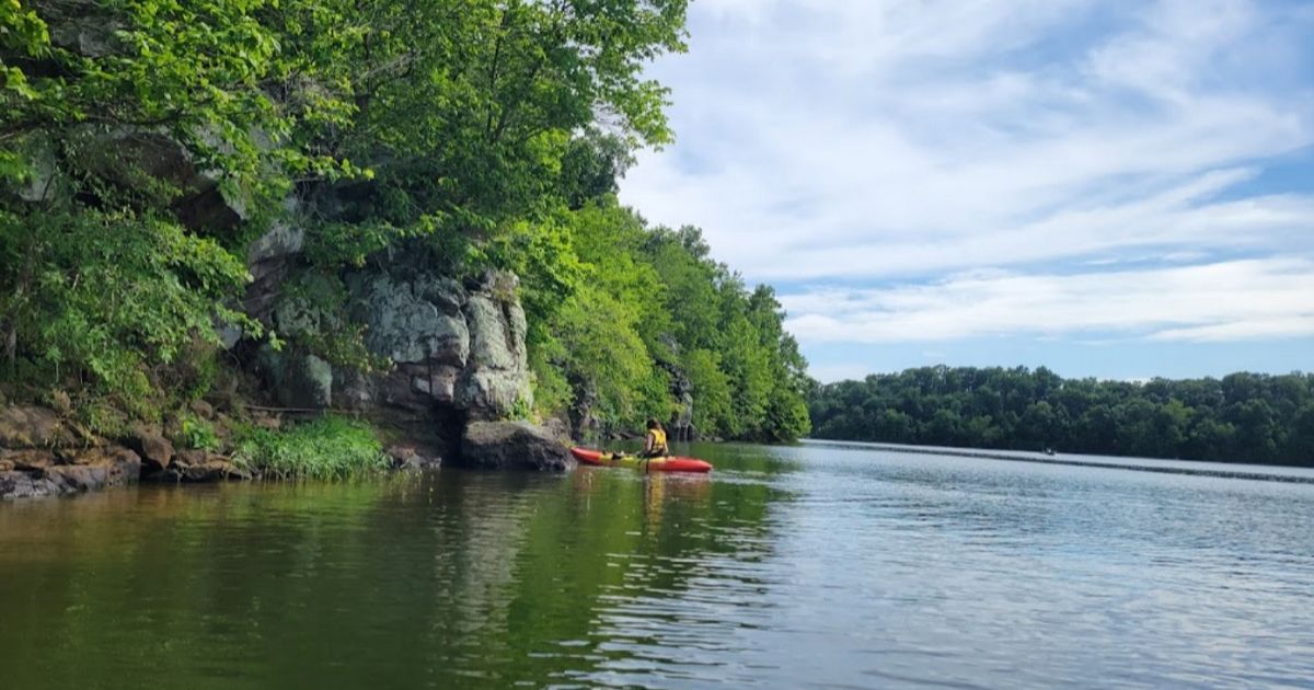 Cedar Lake: One Of The Prettiest & Best Lakes In Illinois