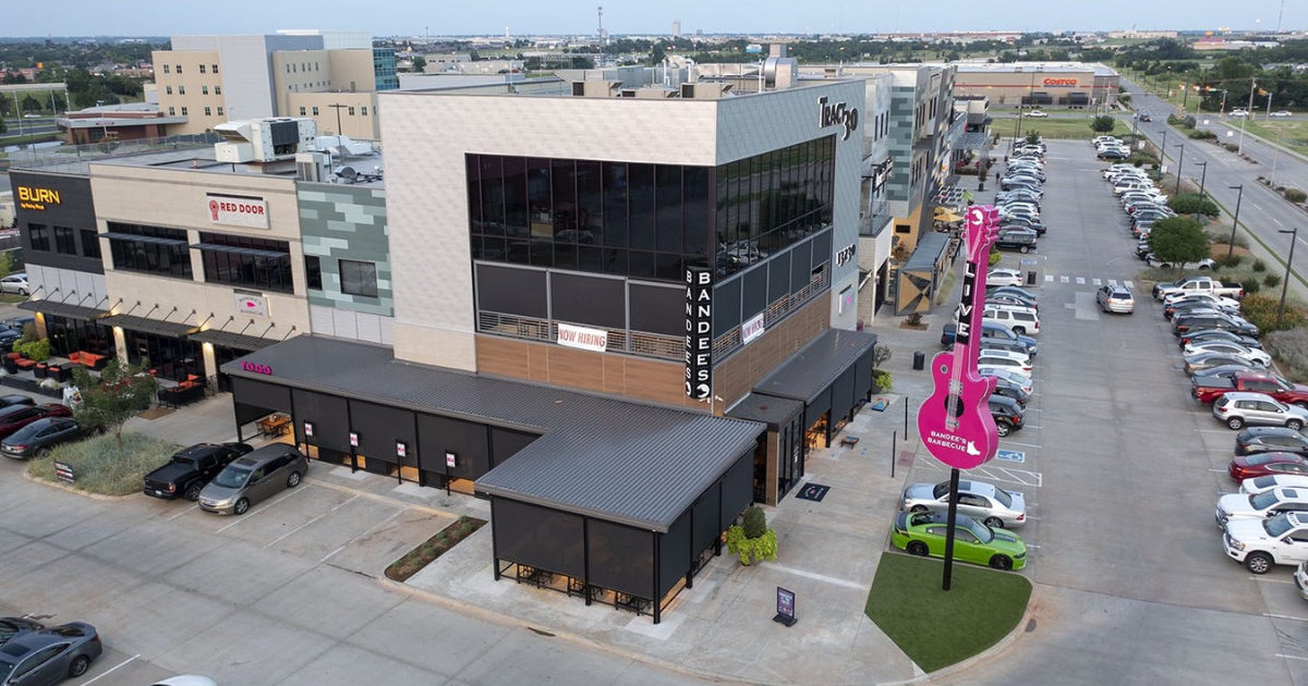 Bandee's Barbecue In OKC Is A Restaurant and Live Music Venue