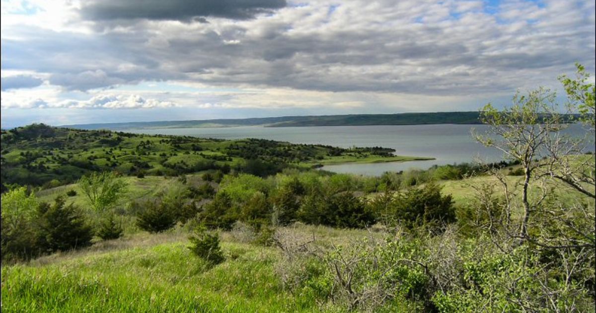 The Small Town Lake In South Dakota That’s An Idyllic Summer Day Trip