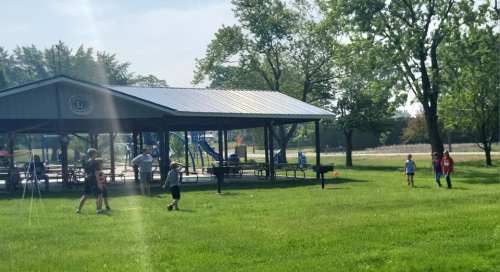 This Tiny Beach Town On Hamilton Lake, IN Is Perfect For Foodies