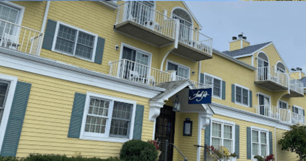 Fresh Salt In Old Saybrook, CT: Delicious Seafood Near The Beach