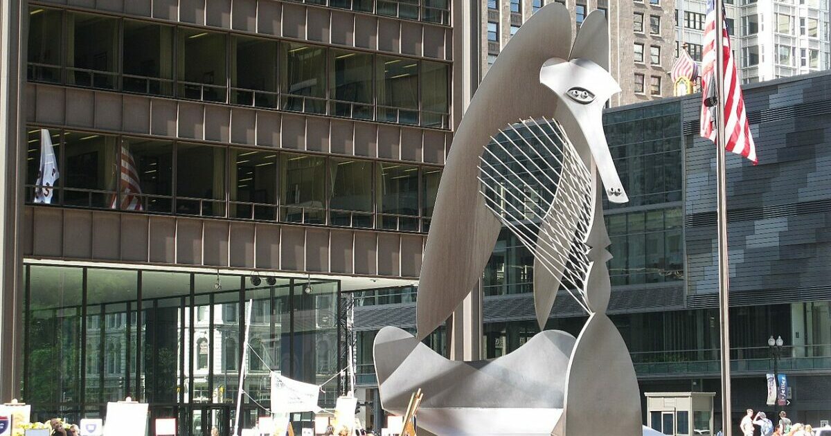 The Story Behind The Picasso Statue In Chicago, Illinois