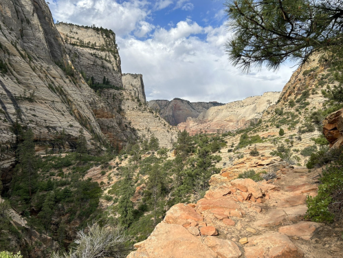 18 Best Hikes In Utah: Top-Rated Hiking Trails To Visit