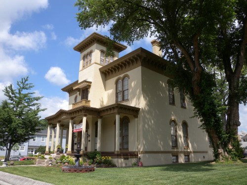 The Historic Bed And Breakfast In Indiana You Need To Experience