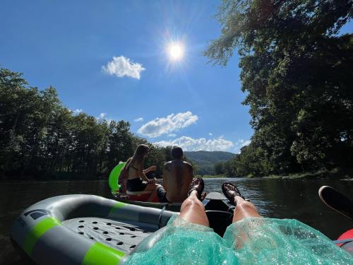 Lazy River Tubing In West Virginia: 6 Best Floats