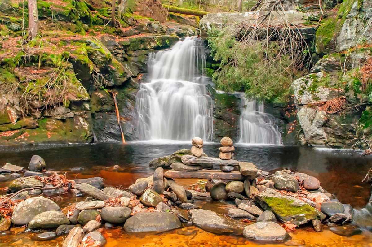 5 Waterfalls in Connecticut Perfect for Swimming