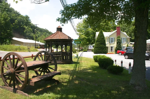 Koolwink Motel: Best Retro Hotel In Romney, West Virginia